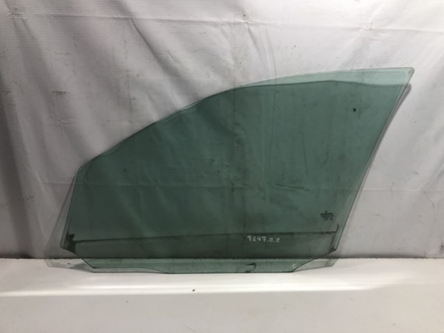 A2047250210 Mercedes стекло двери передней правой