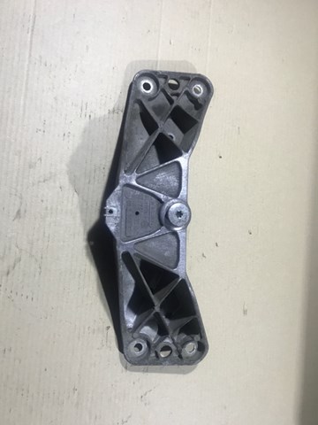 22326759680 BMW траверса