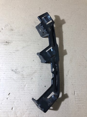 865562P000 Hyundai/Kia кронштейн переднього бампера