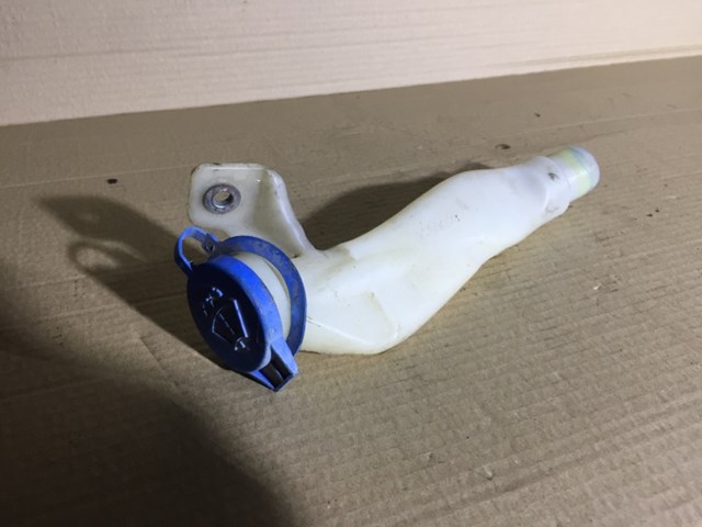 A1648600064 Mercedes горловина бачка омывателя
