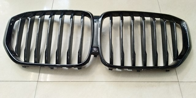 51138745730 BMW решiтка капота