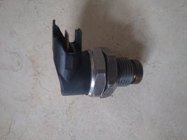 0281002497 Bosch датчик давления топлива