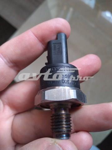 0281002592 Bosch датчик давления топлива