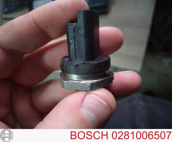 0281006507 Bosch датчик давления топлива