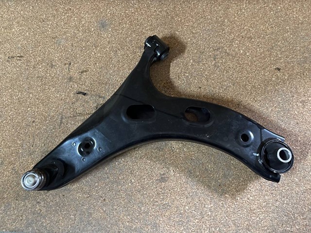 20202FL050 Subaru рычаг передней подвески нижний левый
