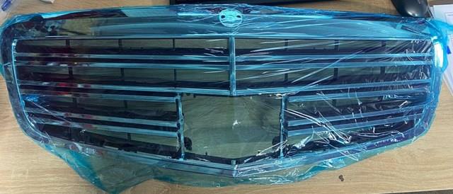 A22188004839040 Mercedes решетка радиатора