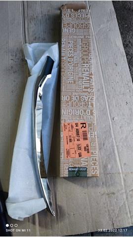 623876097R Renault (RVI) накладка бампера пер