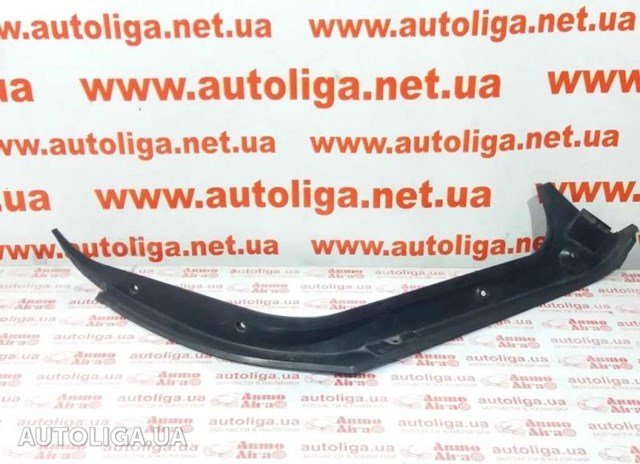 A2116930233 Mercedes накладка багажника