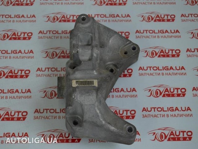 31401932 Volvo кронштейн генератора