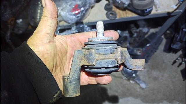5238060120 Toyota кронштейн (траверса переднего редуктора левая)