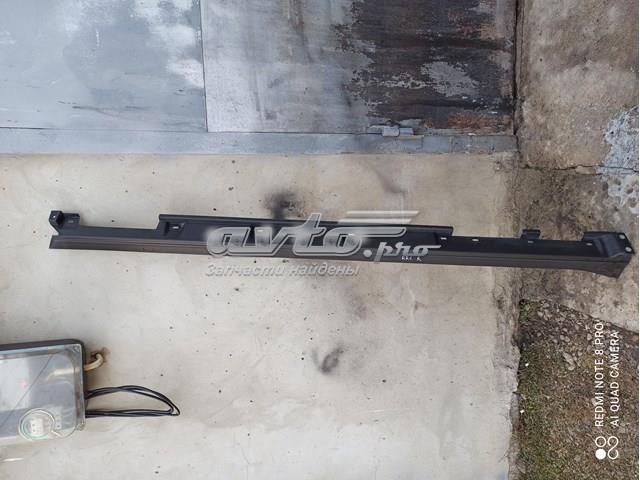 7585048040 Toyota накладка (молдинг порога наружная правая)