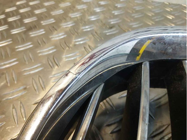 51137412323 BMW решетка радиатора левая