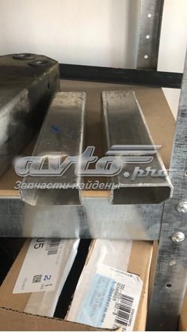 A2466260088 Mercedes опора радиатора