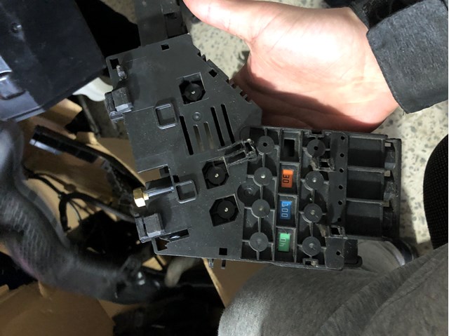 A1665405202 Mercedes блок предохранителей