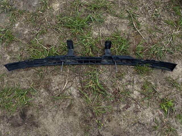 2128850565 Mercedes кронштейн заднего бампера центральный седан