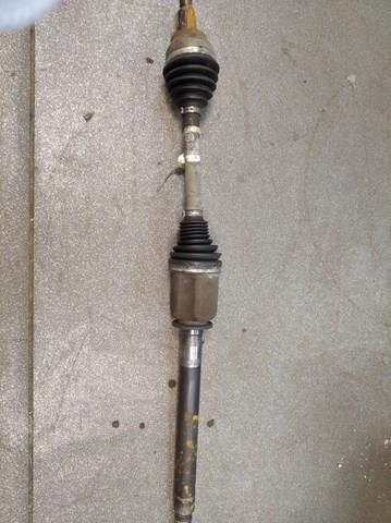 LR041968 Land Rover полуось (привод передняя правая)