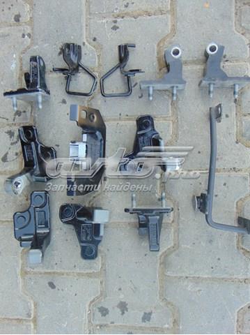 A2057207711 Mercedes верхняя петля передней левой двери w205 w213 x253