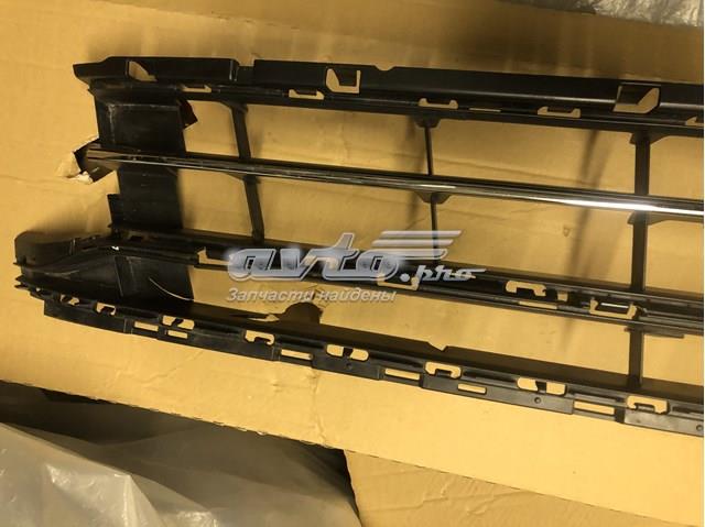 3G08536719B9 VAG Решетка бампера переднего центральная