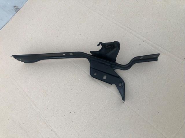 5208542050 Toyota кронштейн бампера переднего центральный