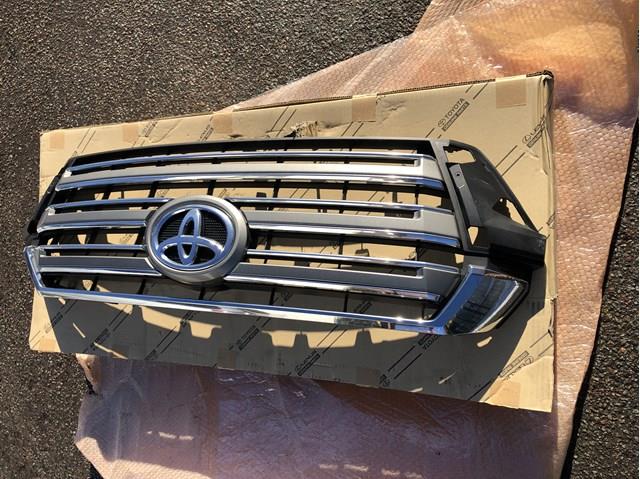 5310160D20 Toyota решетка радиатора