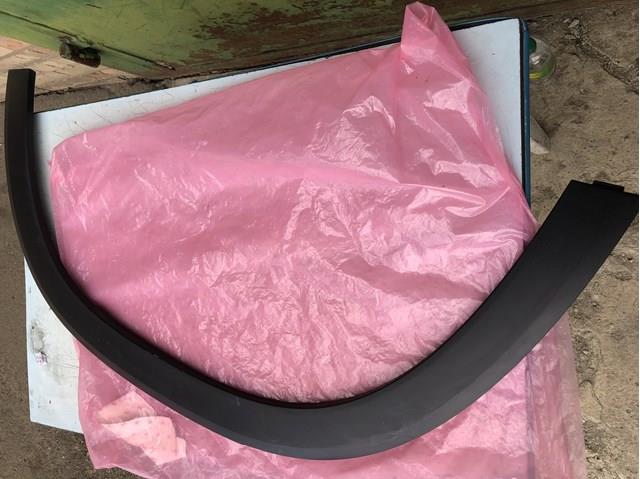 1678850300 Mercedes накладка заднего левого крыла