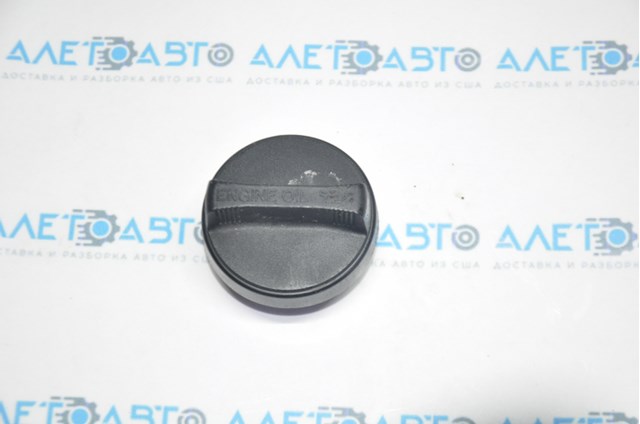 1218038010 Toyota крышка маслозаливной горловины