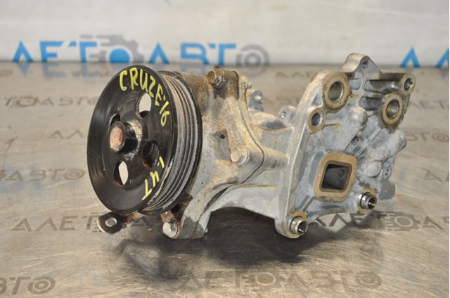 12681171 General Motors помпа водяная