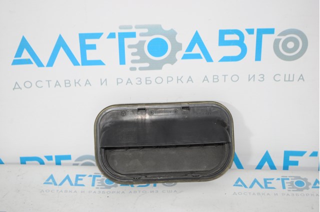 1768302700 Mercedes крышка