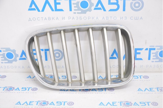 51117237422 BMW решетка радиатора правая