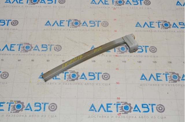 61240FL10A9P Subaru направляющая стекла двери