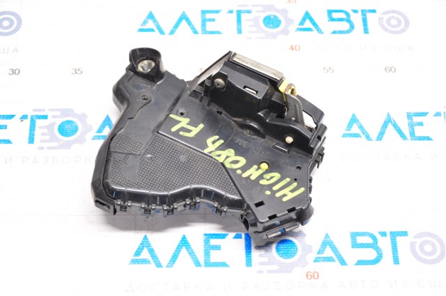6904042250 Toyota замок двери передней левой