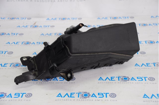 8274033030 Toyota блок предохранителей