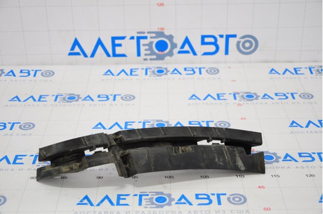 8R0807277C VAG кронштейн бампера переднего левый