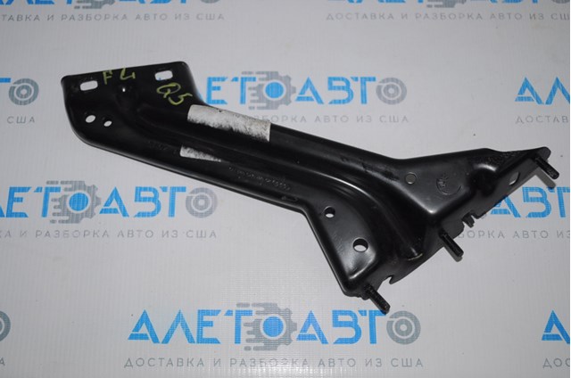 8R0821135 VAG кронштейн крепления крыла переднего левого передний
