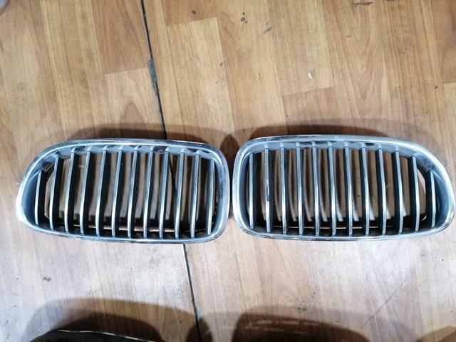 51137200727 BMW решетка радиатора левая