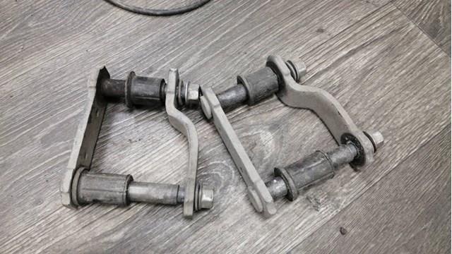 04483KK010 Toyota Серьга задней рессоры