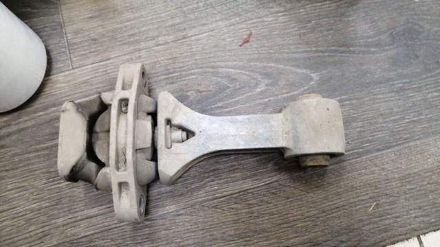 21950A5100 Hyundai/Kia Подушка (опора) двигателя передняя