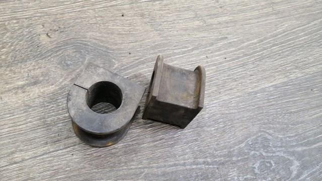 488150K090 Toyota Втулка стабилизатора переднего