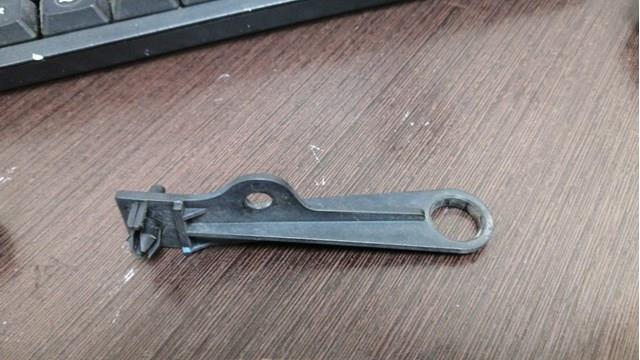 4G0820536B VAG кронштейн