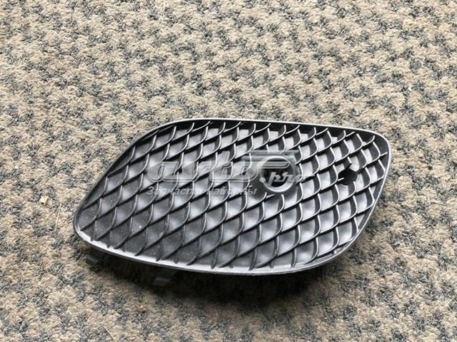 A1778853100 Mercedes решетка бампера внизу слева