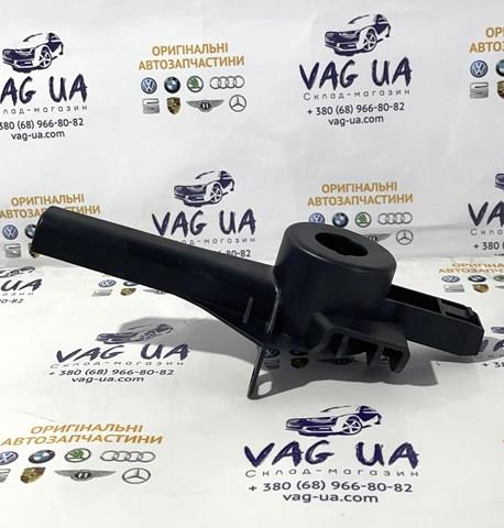 80A805201 VAG Кронштейн (подушка крепления) радиатора нижний