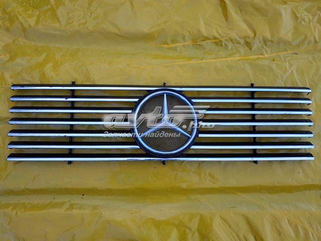A4638880015 Mercedes решетка радиатора
