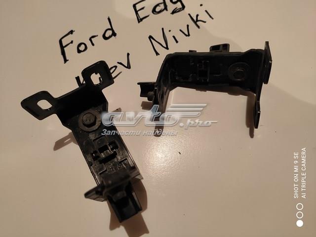 FT4Z13A004A Ford кронштейн крепления фары