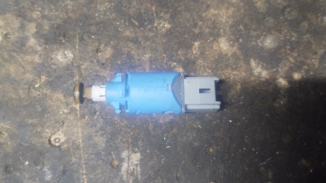 8200168239 Renault (RVI) датчик включения сцепления