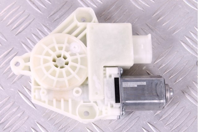 51357455083 BMW привод стеклоподъемника л зд