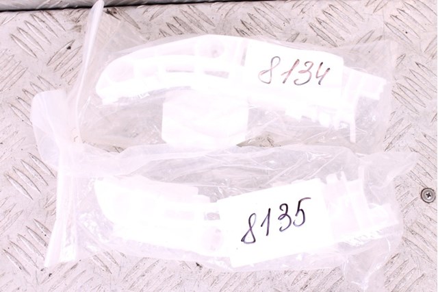 6400H313 Mitsubishi кронштейн переднего бампера левый