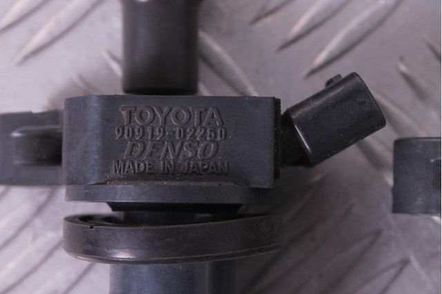 9091902250 Toyota катушка зажигания