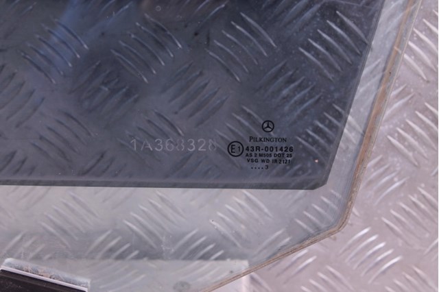 2207200318 Mercedes стекло водительской двери