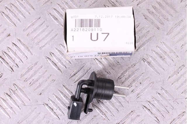 A2218209110 Mercedes датчик уровня жидкости омывателя лобового стекла5