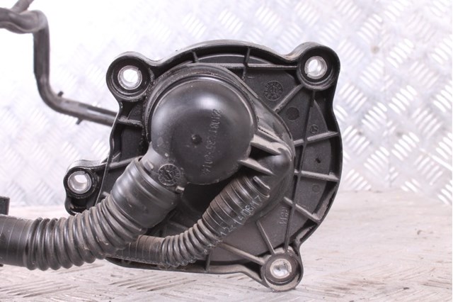 A2760107111 Mercedes масловiддiлювач картера двигун